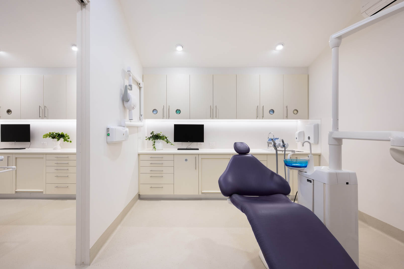 818 Dental - Project 3 :: Medifit Design & Construct - Award Winning ...